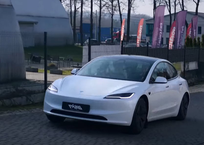 Friz ma nowy samochód. Ile kosztuje, co to za auto?` - BOOP.PL