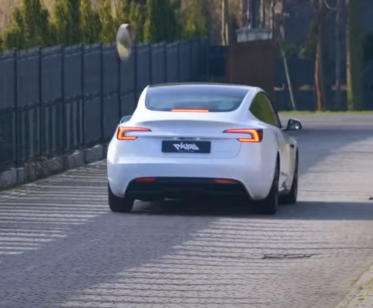 Friz ma nowy samochód. Ile kosztuje, co to za auto?` - BOOP.PL