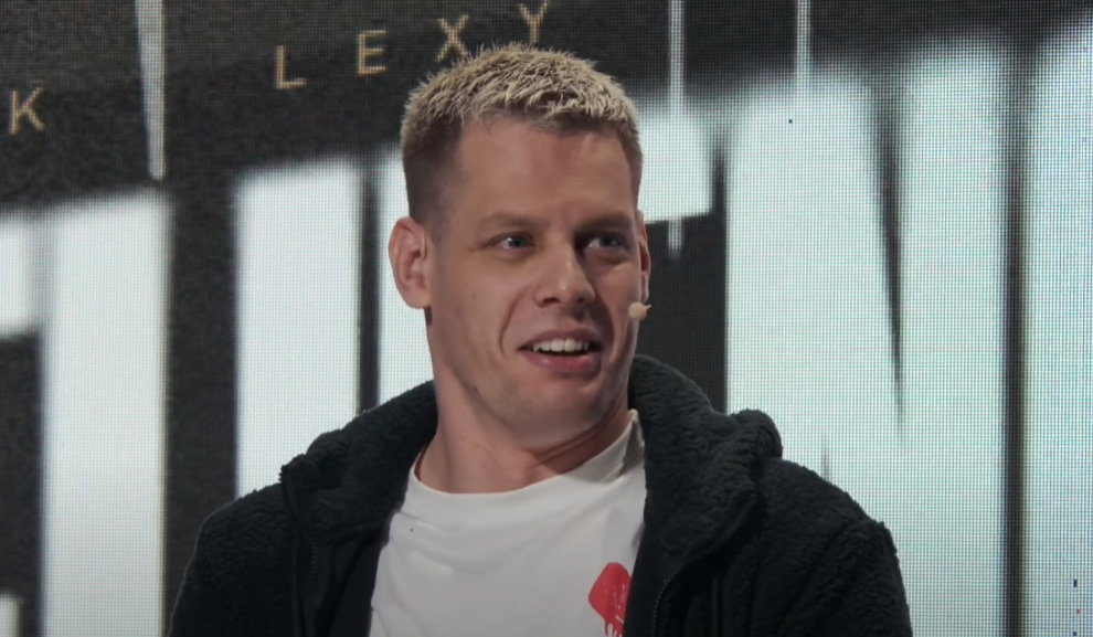 Taazy udziela odpowiedzi na programie Fame MMA, która położyła ...