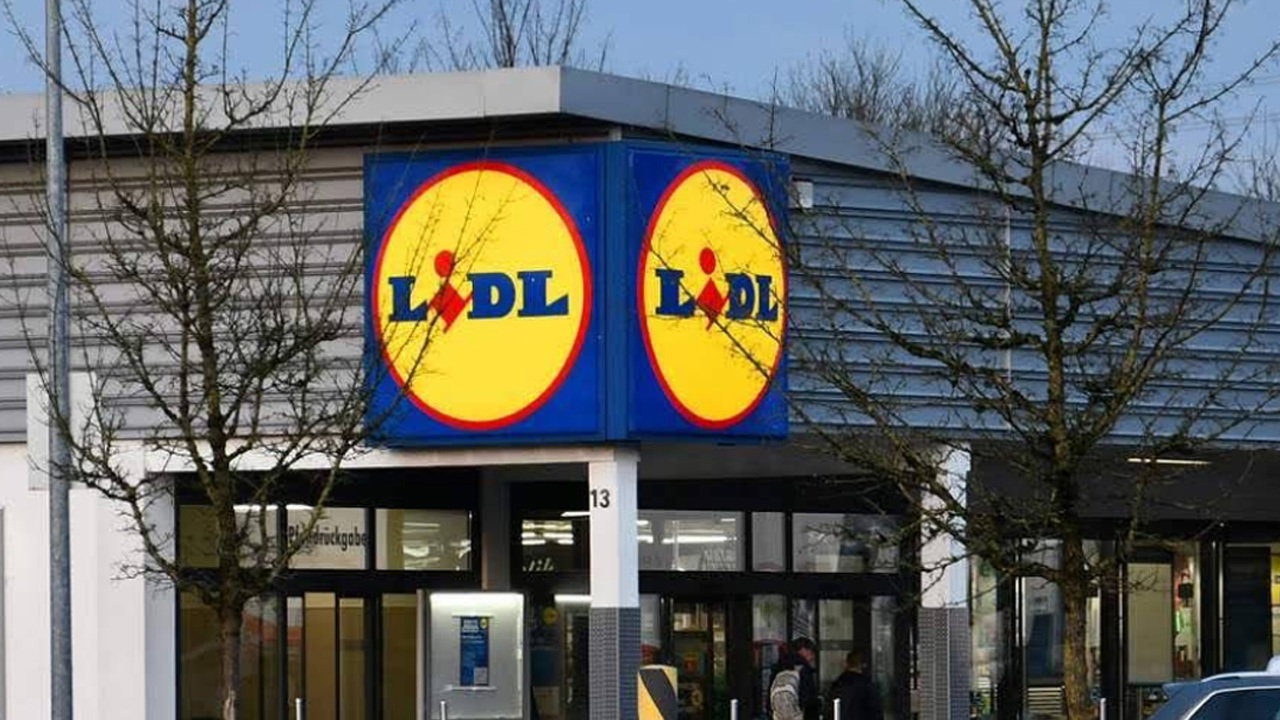 Lidl robi promocję 1+1 za grosz. Ludzie się rzucili, bo nie ma limitu ...